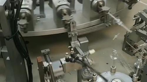 谁说一心不能二用,一个气缸可以完成两个动作,这操作就问你牛不牛