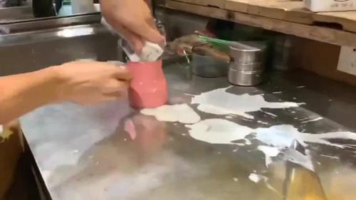 实拍广东某咖啡店 看了咖啡的制作全过程 你还觉得外面的咖啡好喝吗?