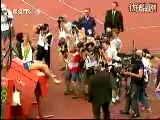 刘翔打12秒88破110米栏世界记录