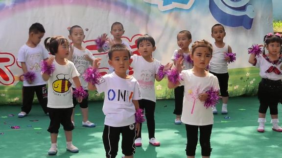 幼儿园小朋友的舞蹈-勇敢小兵兵