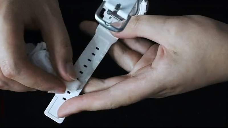 卡西欧白色表带脏了怎么办,这么清洗就对了