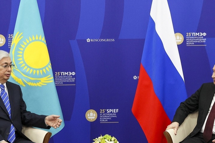 当着普京的面，哈萨克斯坦总统：不承认卢甘斯克和顿涅茨克独立