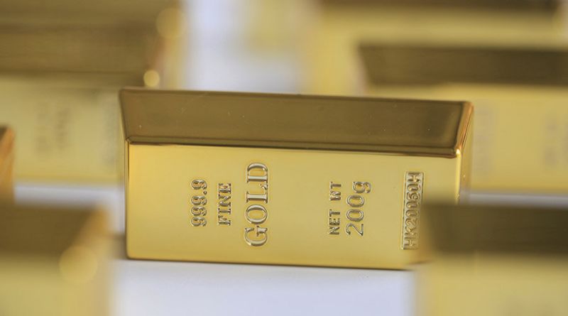 ...金价在盘中首次突破了2000美元每盎司的价位,创历史新高。现货黄金...