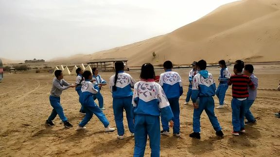 放下课本,我们要去巴丹吉林沙漠研学旅行哦@抖音小助手