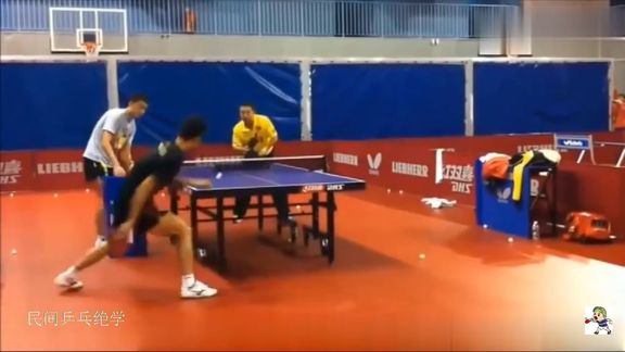 难得一见,刘国梁许昕一起训练张继科