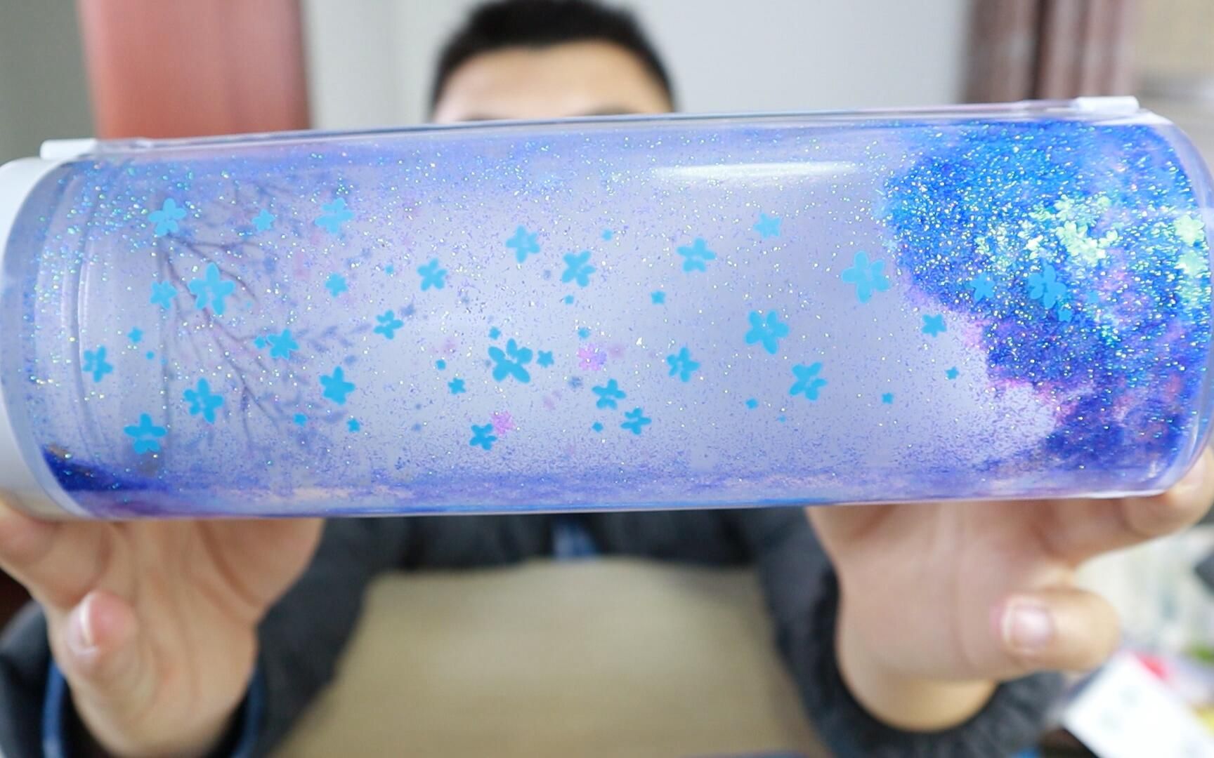 最近很火的流沙文具盒,竟然还自带密码锁和太阳能计算器?