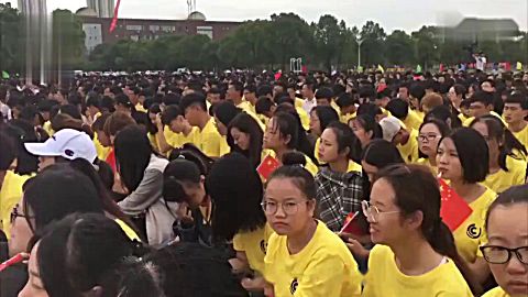 校长开学演讲怒批“佛系文化”,鼓励新生:你们比北大学生强