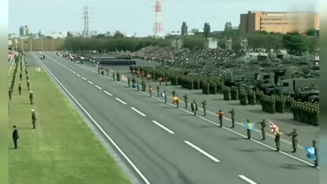 日本自卫队的阅兵升旗仪式,这国歌真是绝了!