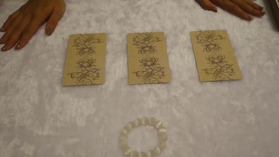 塔罗占卜:告白后的爱情发展会如何?第一组解牌