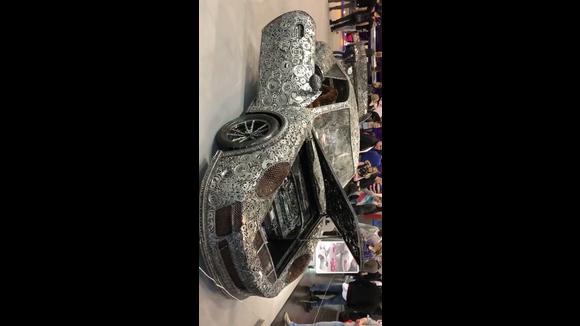 使用五金标准件制作的汽车