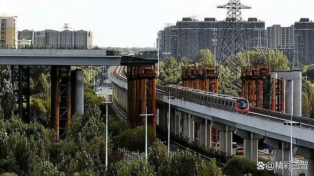 京雄高速公路首个顶推施工钢箱梁成功架设