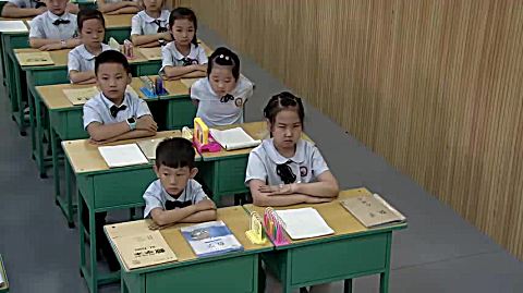 7北师大版小学数学二年级下册《买电器》山西省市级优课