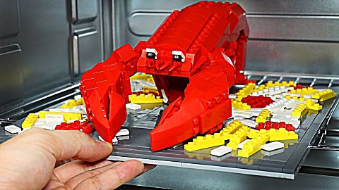 定格动画:乐高人的真实美食,烤大龙虾了解一下!