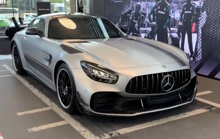 车辆灯光展示,2019款 奔驰 AMG GT R PRO