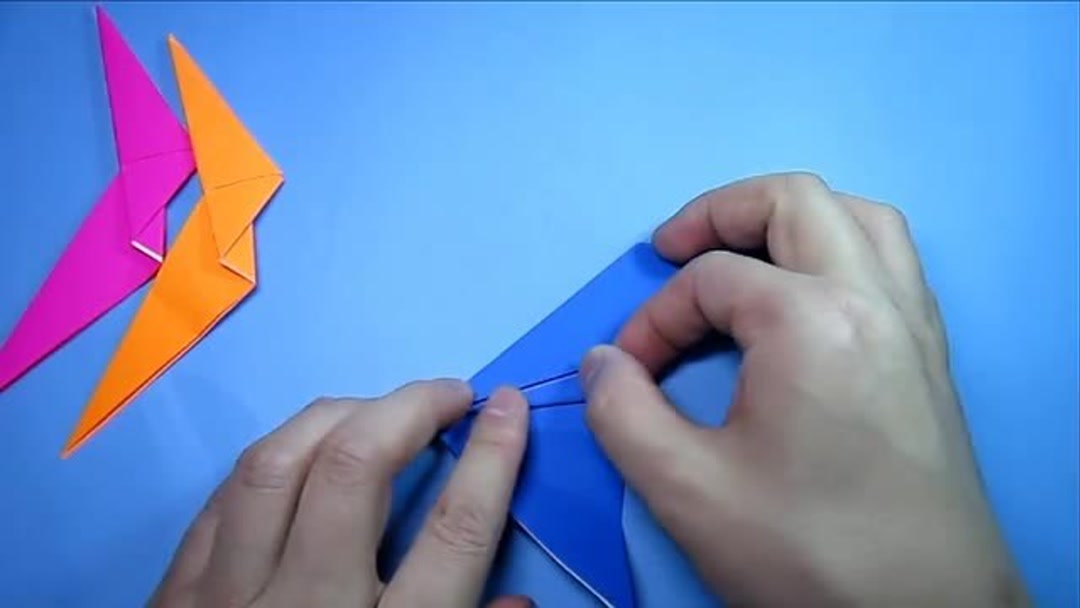 纸艺手工折纸三角飞镖,飞的又快远的飞镖折法,还能当陀螺玩