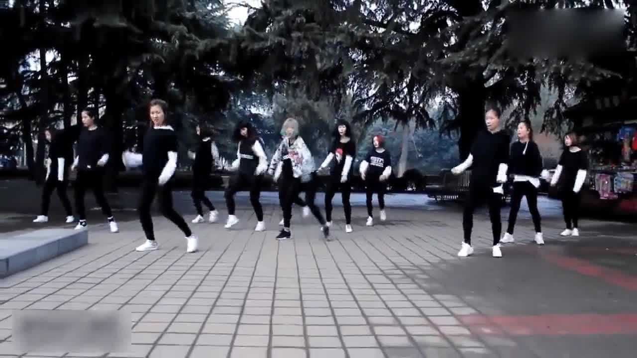 郑州皇后舞蹈 Company适合年会跳的舞蹈