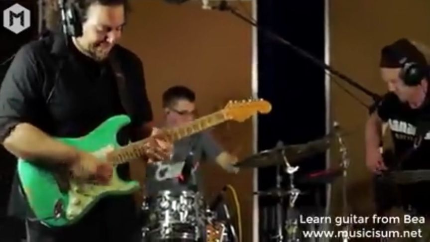 FUNK音乐节奏鲜明,轻快动感,FUNK吉他特别具有魅力