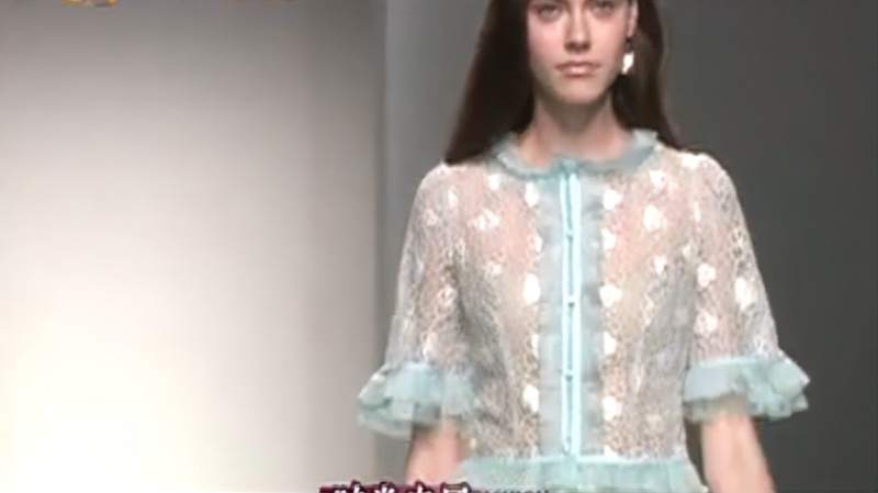 华丽的礼服,完美的身材,高端大气的模特走秀表演