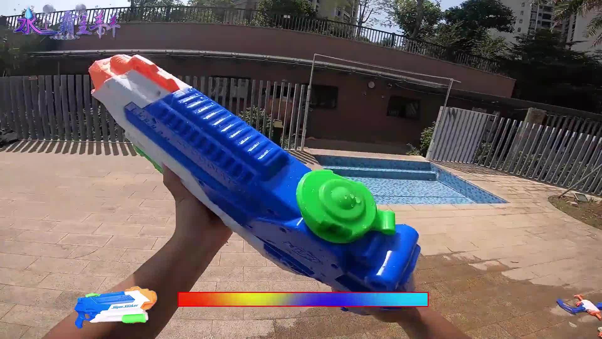 CS水枪:羊羊到武器店买到水瓶炸弹,呆瓜军团瞬间被团灭!