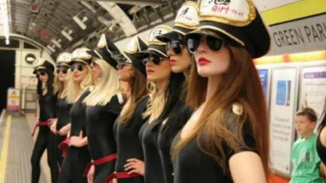 这个中东国家有多开放,女警穿"特色服装"执法,游客表示太养眼