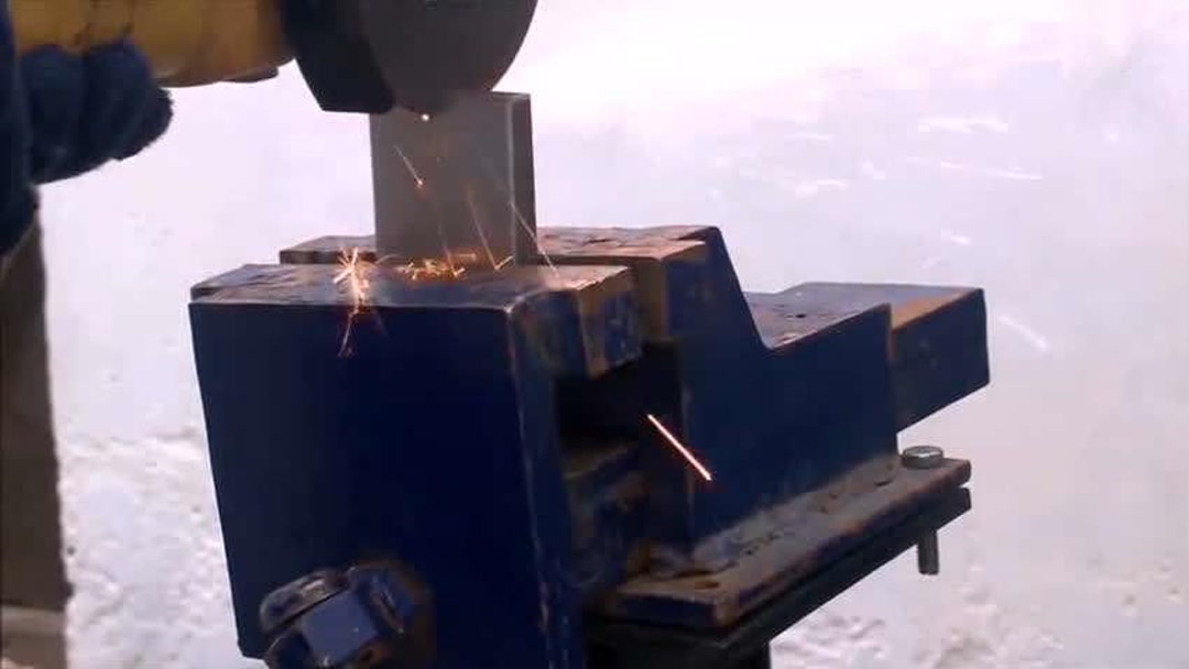 最近这个发明火了,国产轴承拉拔器,用起来效果不比进口差