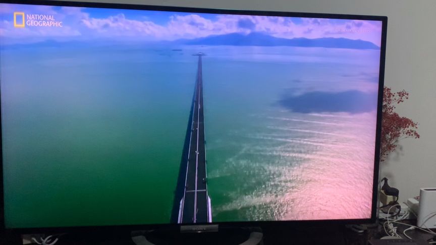 骄傲!国家地理频道介绍港珠澳大桥。