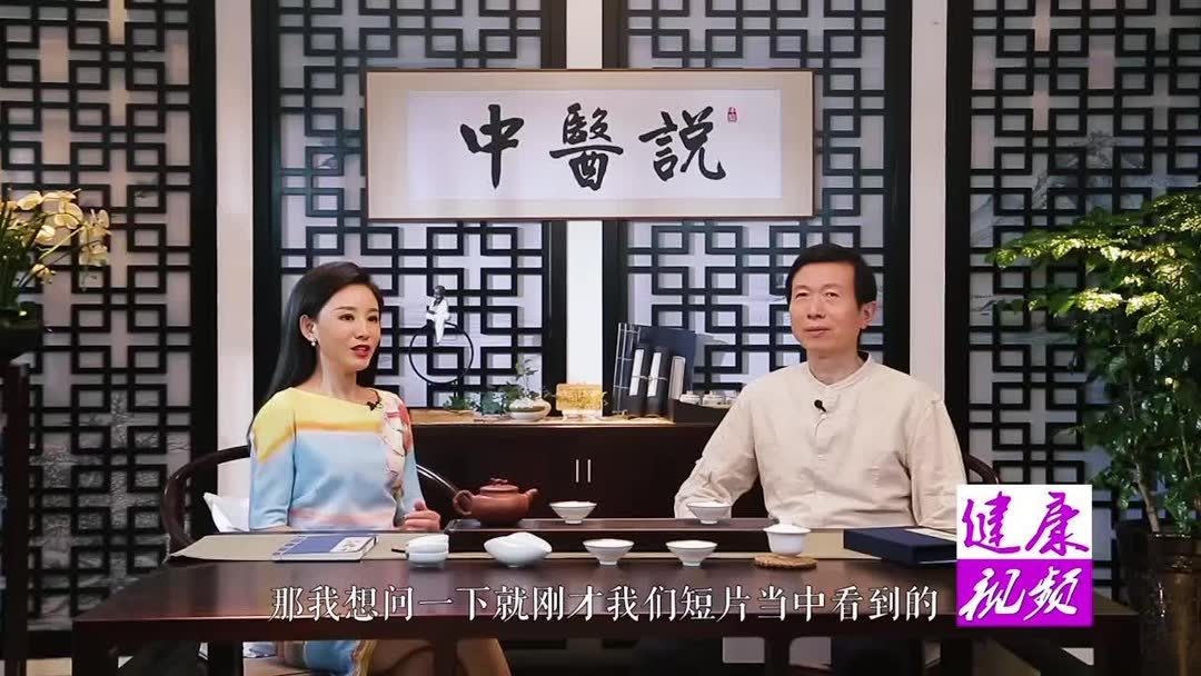 生活中经常腰部反复旋转,很容易造成腰肌劳损的现象,大家要注意