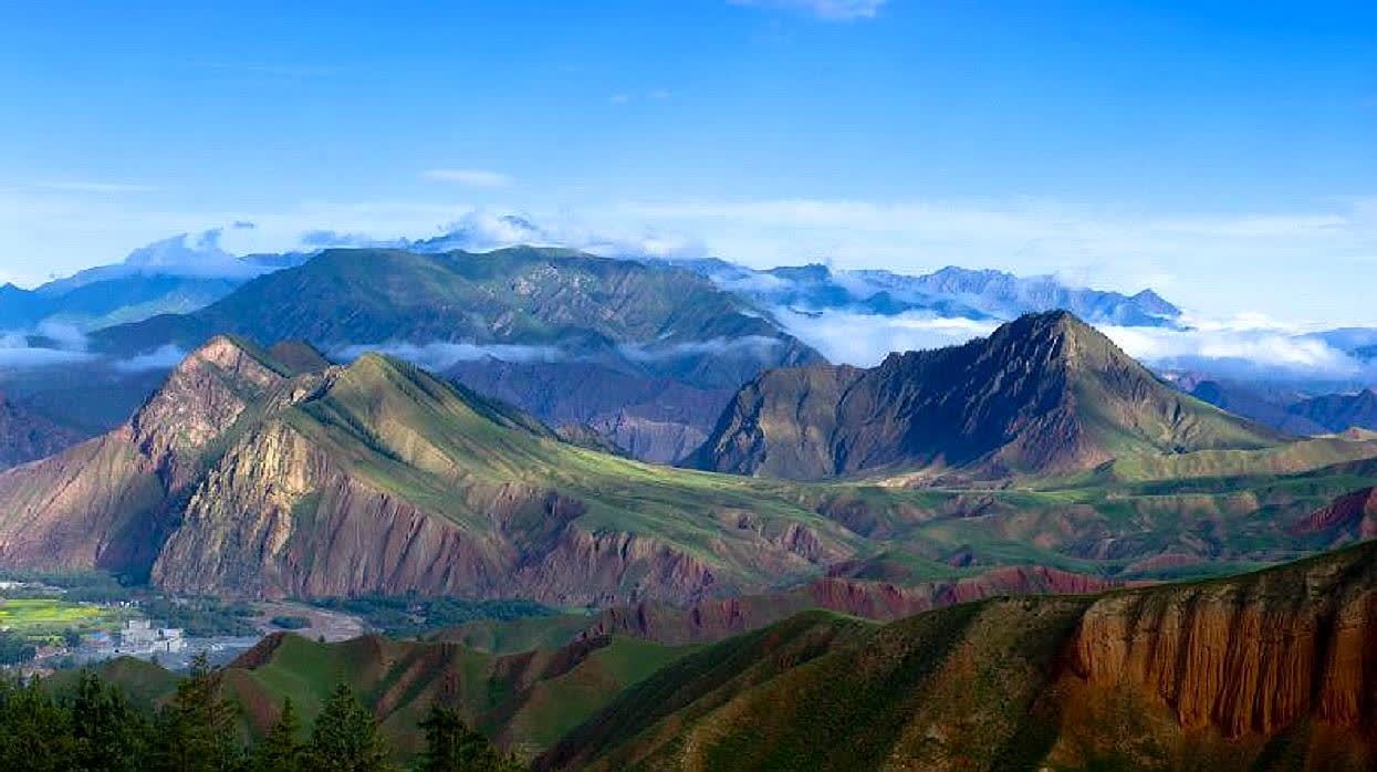 昆仑山一直被誉为万山之宗,传说还是神仙居住的地方,令人向往