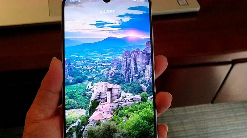 华为Mate20真机上手,这个手机,真大!