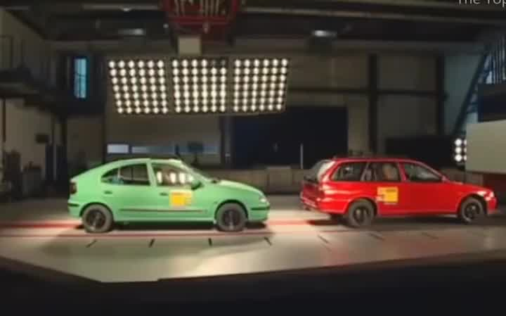 一次碰撞测试够买几辆劳斯莱斯,800万的假人撞的渣都不剩! 碰撞测试