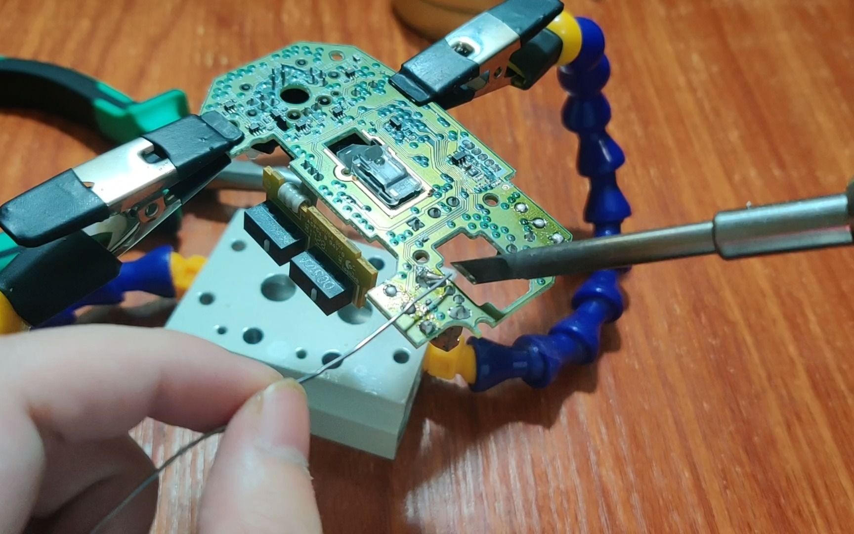 试着用这种办法完整的拆下编码器。