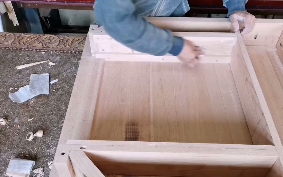 实木推拉伸缩折叠餐桌,导向部位打磨,及固定注意事项