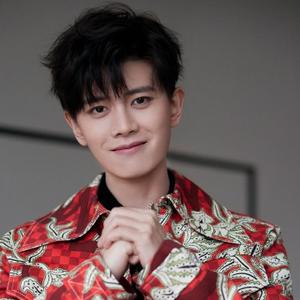 任嘉那小谁 