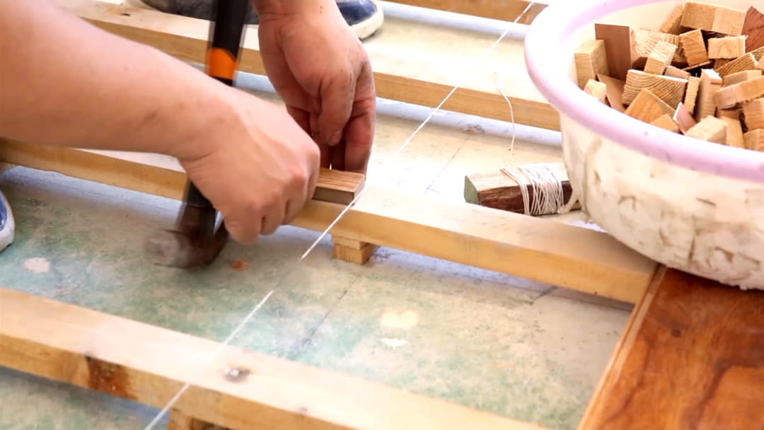 木地板安装现场实拍!设计师讲解木地板安装流程及注意事项!