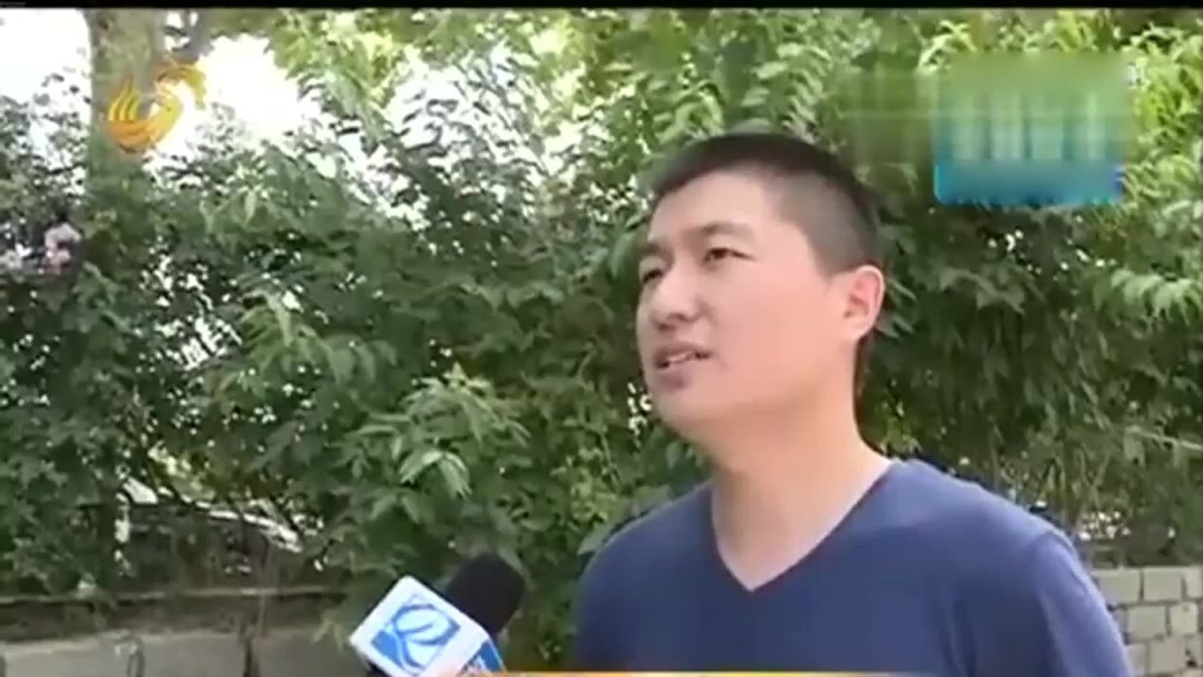 济南旅馆坐地涨价 记者探访遭围攻:我现在就弄你