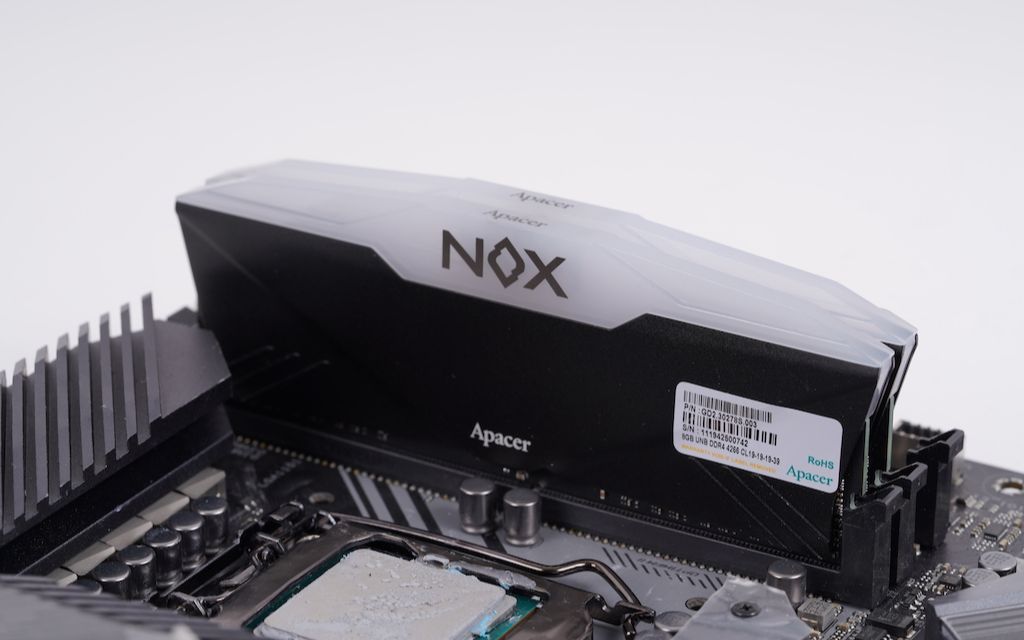 ddr4 常温 2v?对!2V!