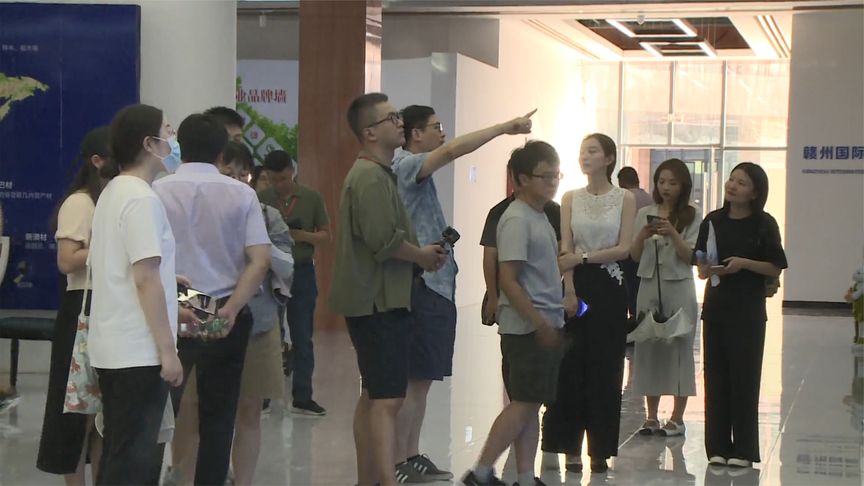 【南康新闻】全国重点媒体走进赣州主题采访活动在我区采风