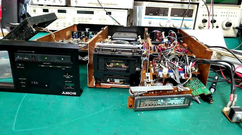 维修80年代的索尼三磁头卡座SONY TC-K555ESG有噪音故障