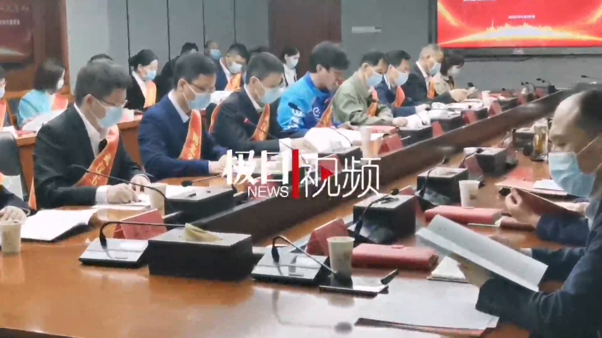 19位劳动奖获得者倡议:弘扬劳模精神助推城市发展