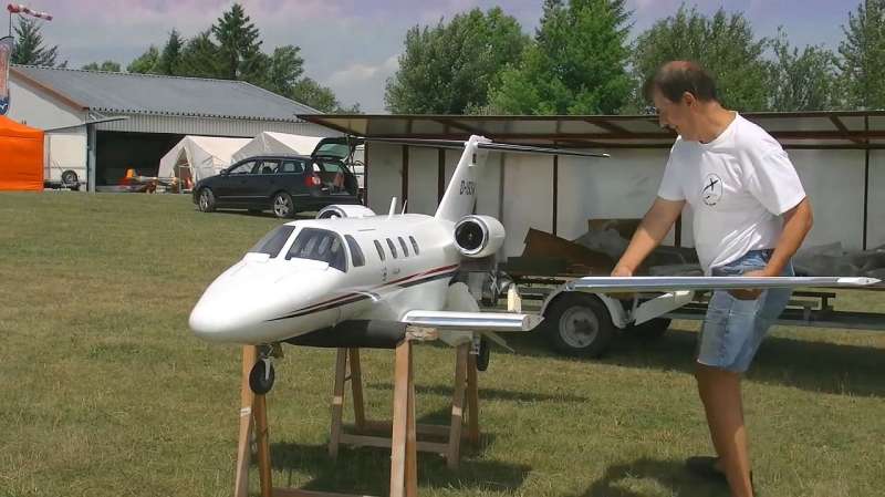 RC飞机模型,户外操作展示,这是土豪的世界