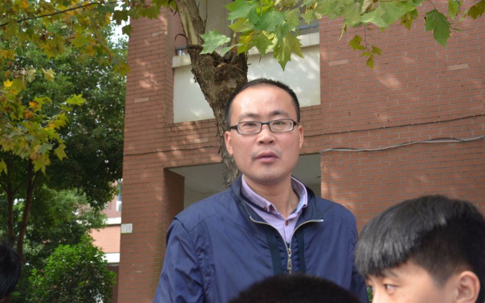 我们可爱的班主任开家长会