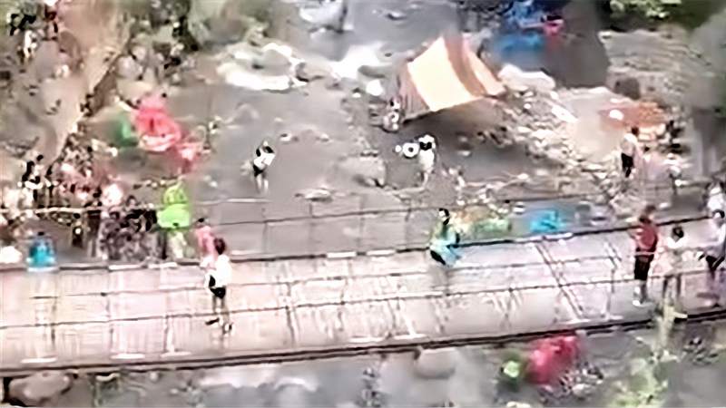 后怕!彭州龙漕沟突发山洪,成都百人旅行团遇险死里逃生