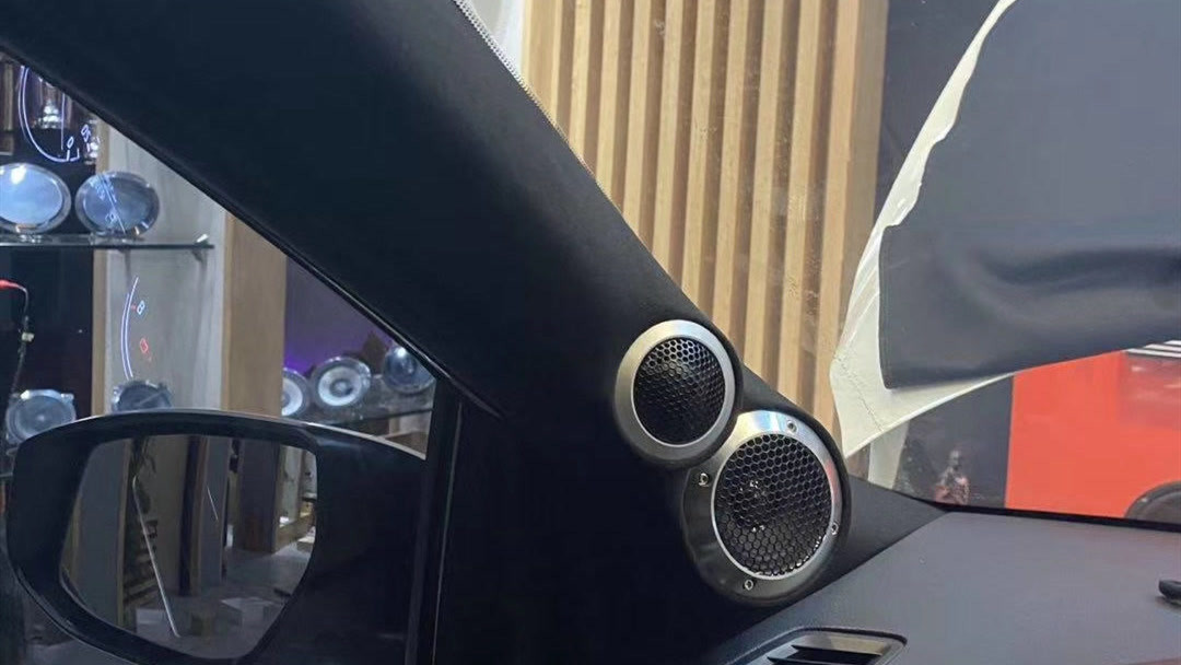 济南77汽车音响改装日产骐达三分频A柱倒模