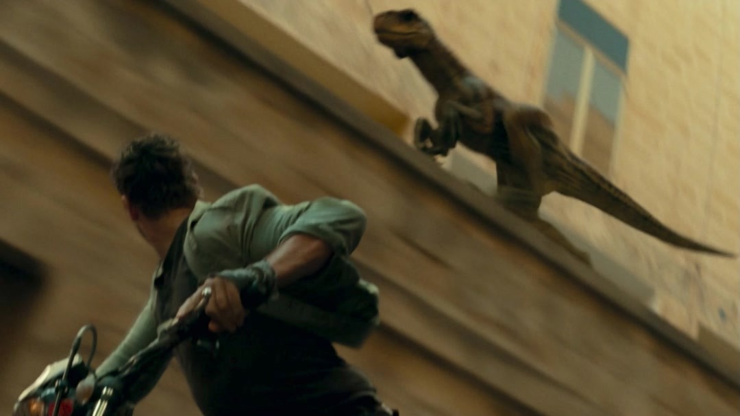 《侏罗纪世界3》恐龙追逐精彩片段