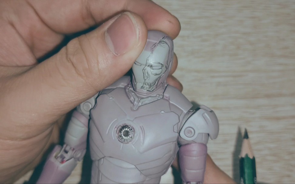 【手涂】尝试在中动钢铁侠身上画画