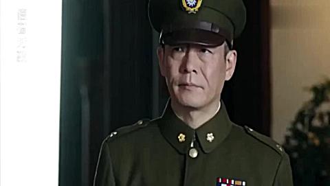 信者无敌: 军人家属在门口乞讨, 大领导了解身份后命令下属当面道歉