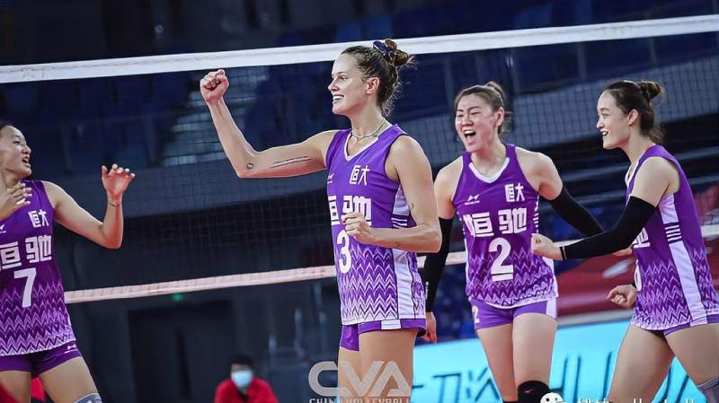 栗垚、罗宾逊、拉巴进攻亮点第一局,广东女排对阵北京女排