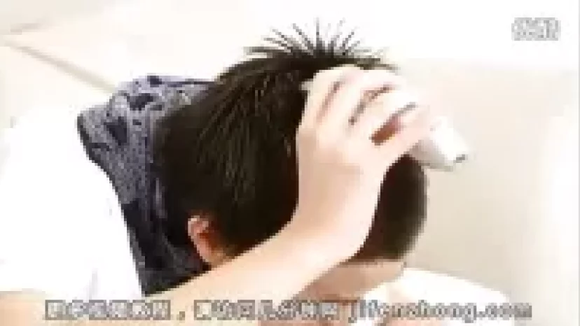如何用电推剪理发