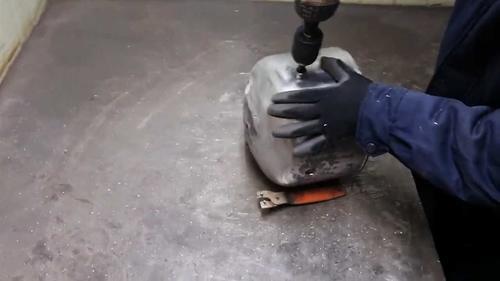 自制高脚杯烧烤炉,用报废的氟瓶就能制作,户外烧烤必备神器