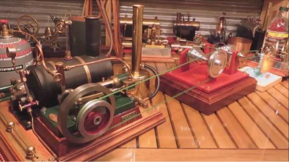 实拍蒸汽发动机附件传动模型,速度由慢到快